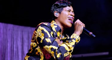 Singing Lessons to sing Pop, R&B? Stop studying opera techniques